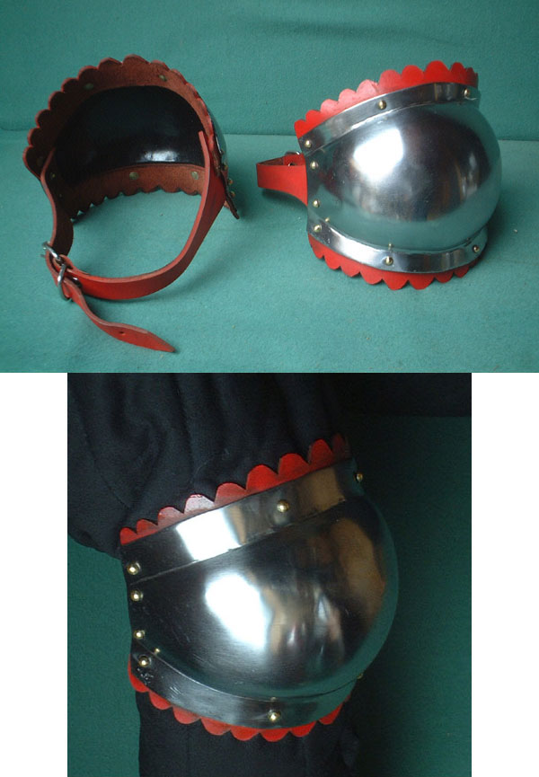 AH6025 Pair of 2 medieval steel knee caps.